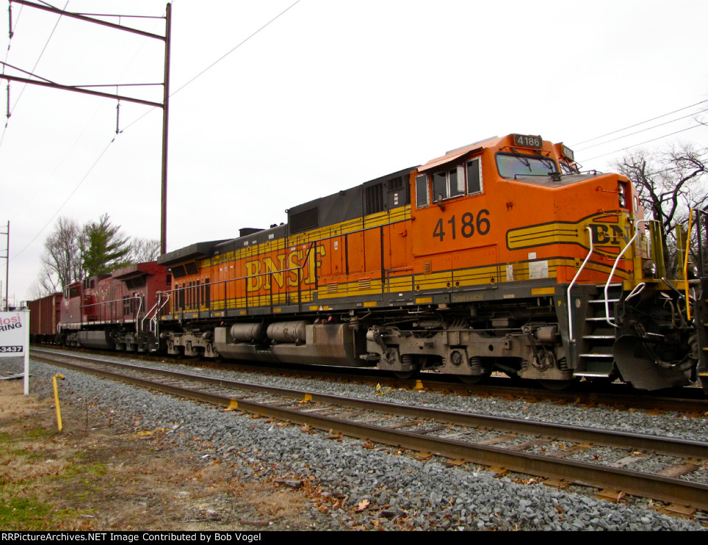 BNSF 4186